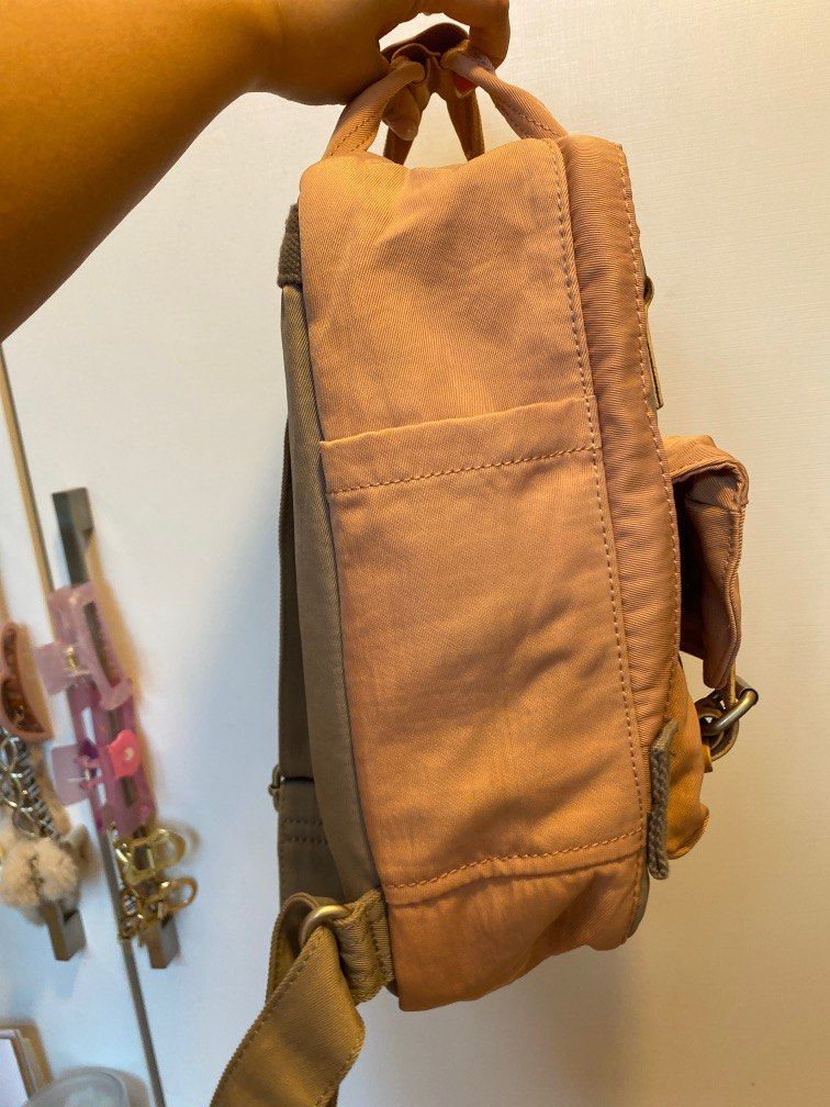 Doughnut mini backpack 背囊 背包, 女裝, 手袋及銀包, 背囊 - Carousell