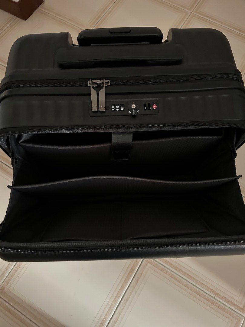 Echolac Celestra Pilotpro 17" (Black), Hobbies & Toys, Travel, Luggage ...