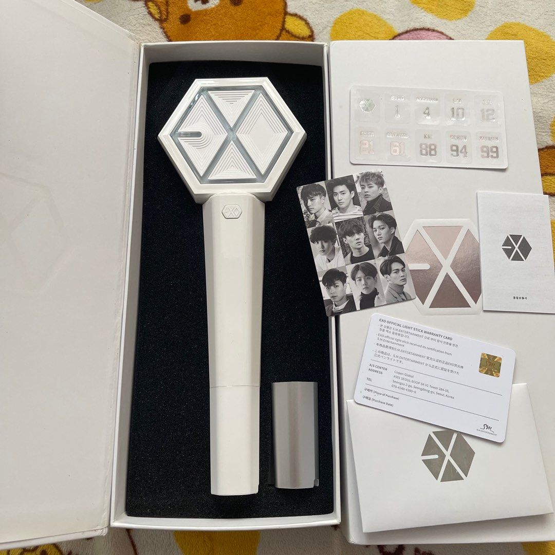 EXO OFFICIAL LIGHT STICK 手燈, 興趣及遊戲, 收藏品及紀念品, 韓流 - Carousell