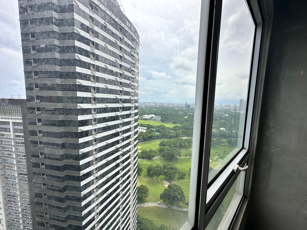 Foreclosed Condominium Unit in BGC, Property, For Sale, Apartments ...