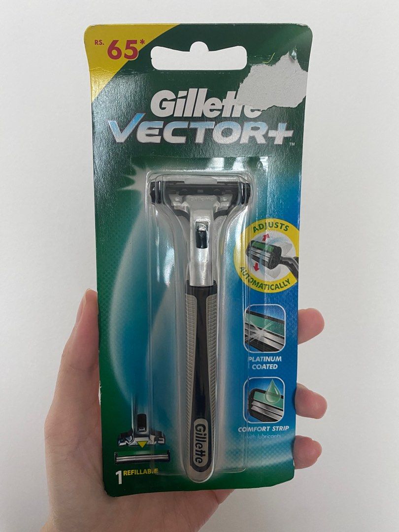 Gillette Vector Plus + Shaver, Beauty & Personal Care, Men's Grooming ...