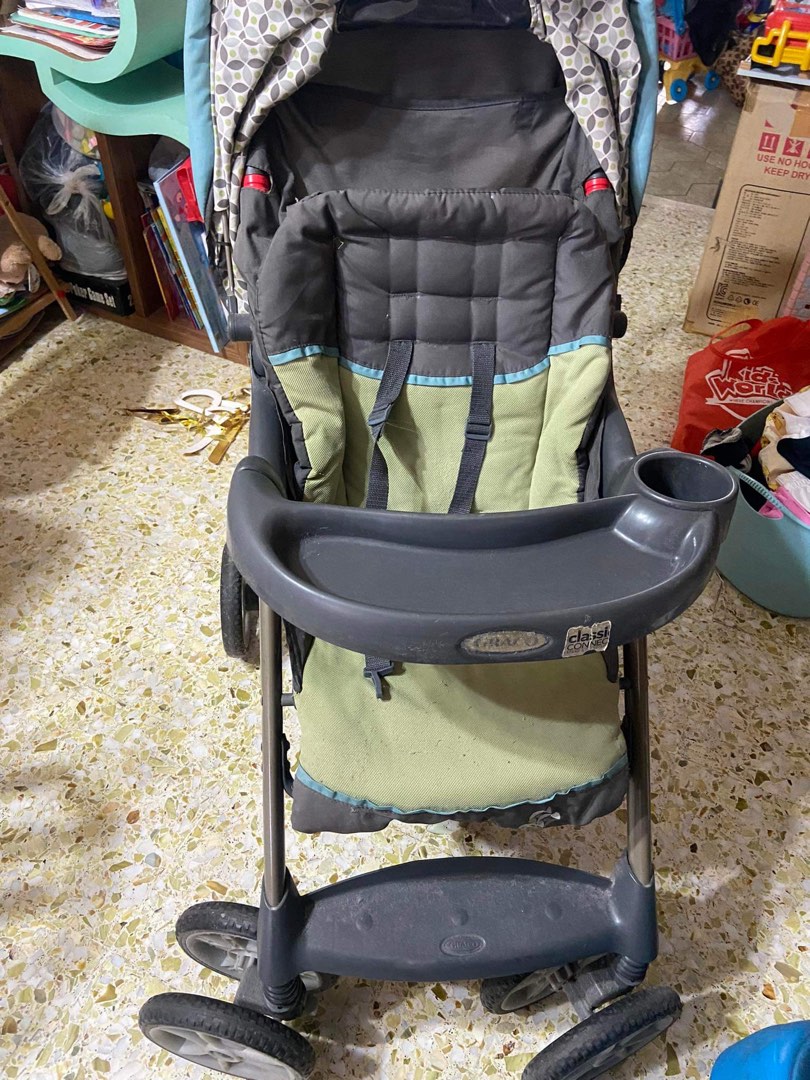 Green Graco Stroller, Babies & Kids, Going Out, Strollers on Carousell