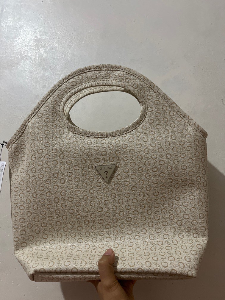 Guess Insulated Lunch bag, Women's Fashion, Bags & Wallets, Shoulder ...