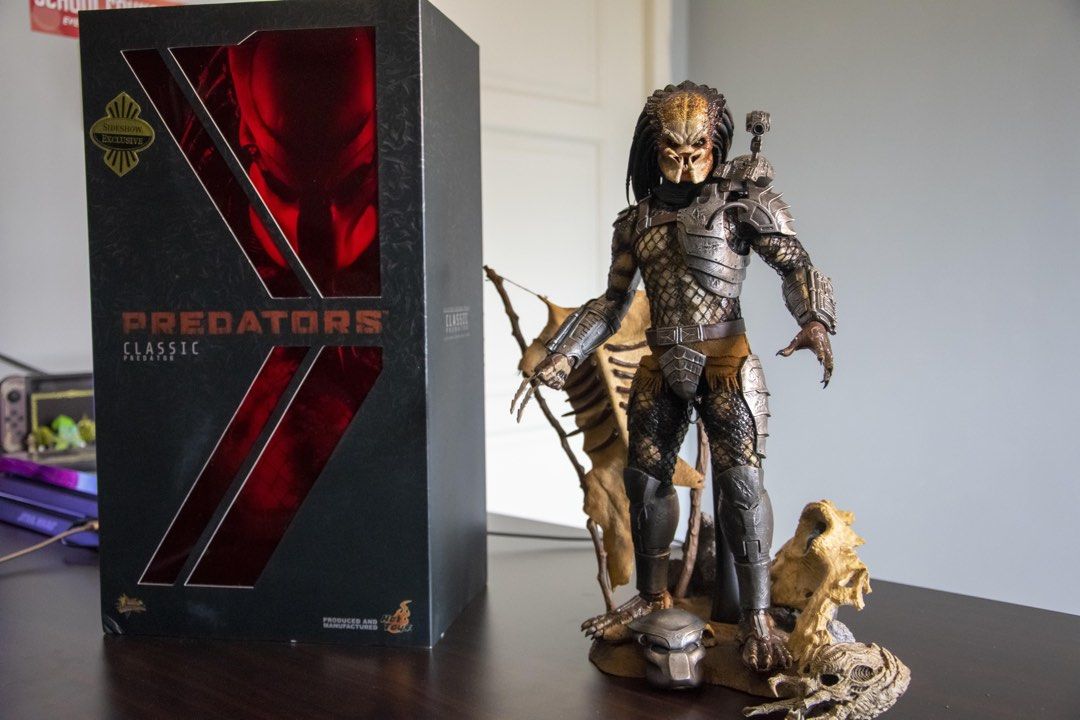 Hot Toys Predators Movie Masterpiece Classic Predator Collectible ...