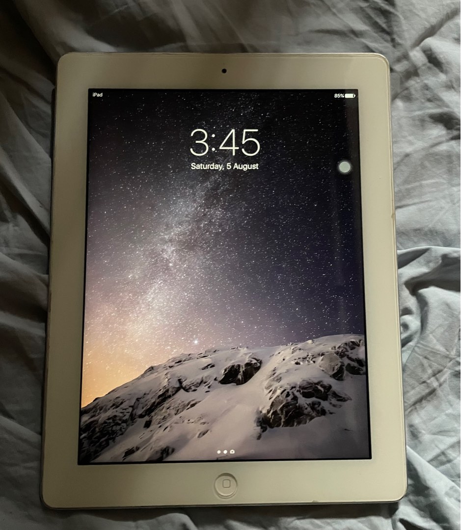 iPad 4th Gen on Carousell