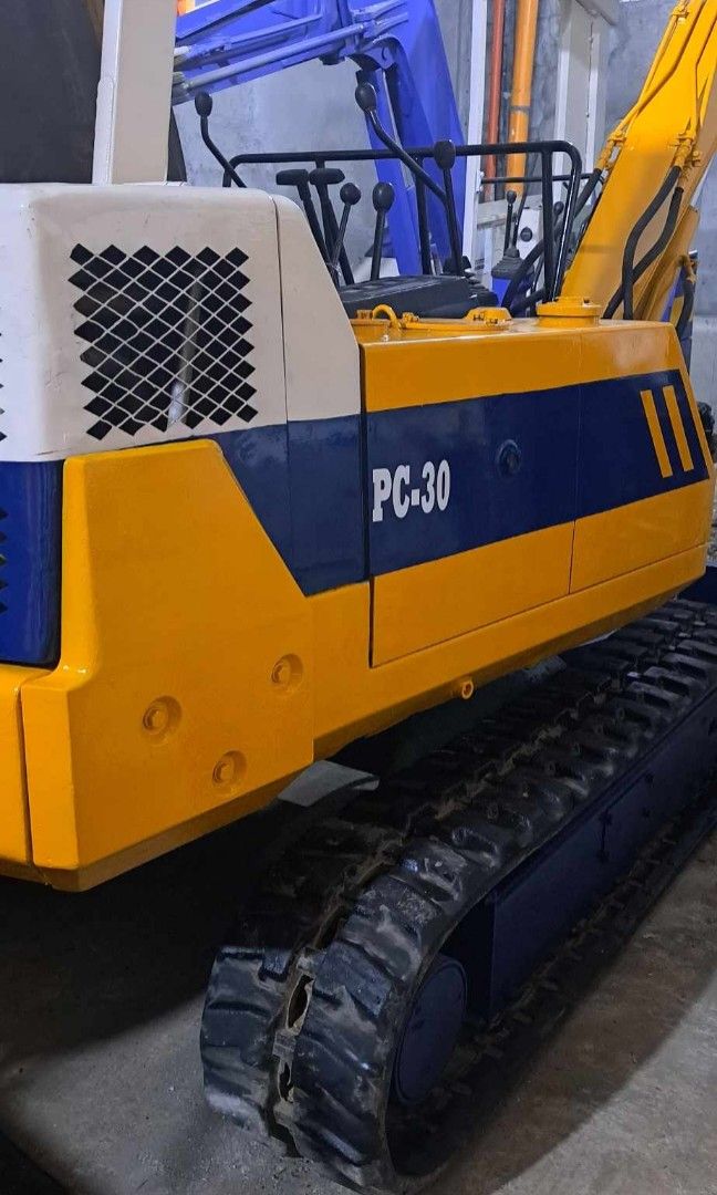 KOMATSU PC 30-6 on Carousell