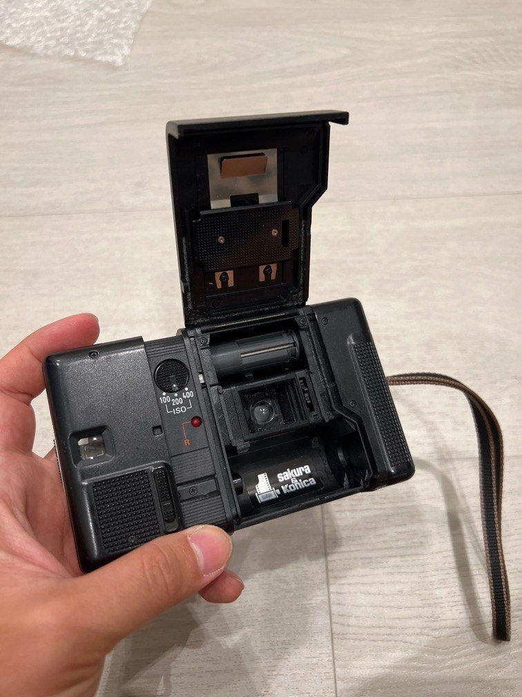 Konica AA35 Vintage Film Camera, Photography, Cameras on Carousell