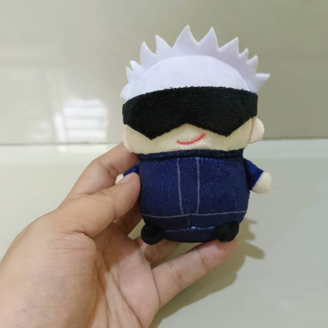LF same sa pics na JJK plush on Carousell