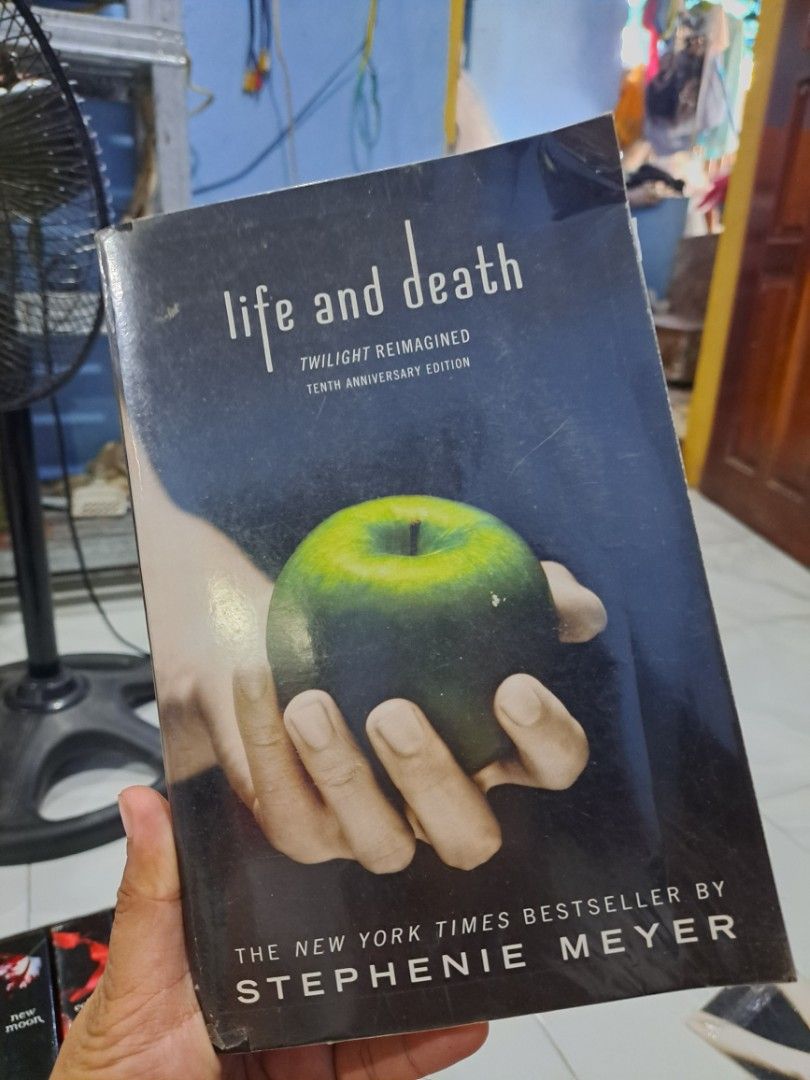 Life and Death: Twilight Reimagined - Stephenie Meyer on Carousell