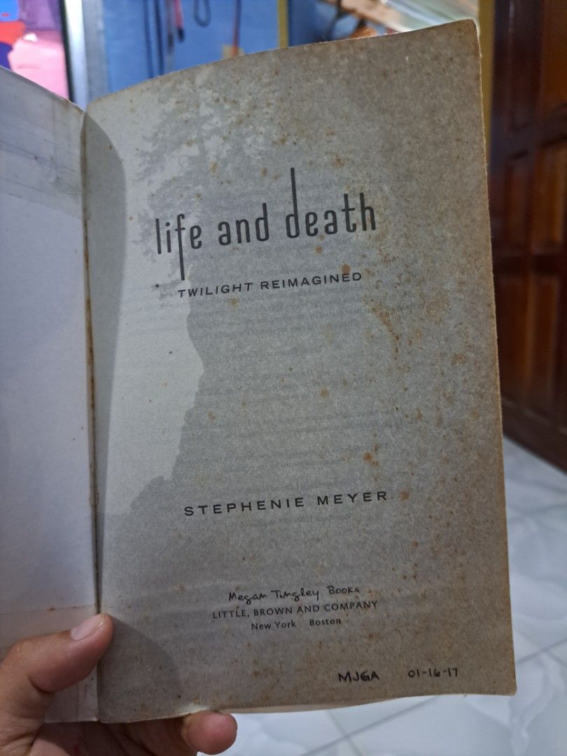 Life and Death: Twilight Reimagined - Stephenie Meyer on Carousell