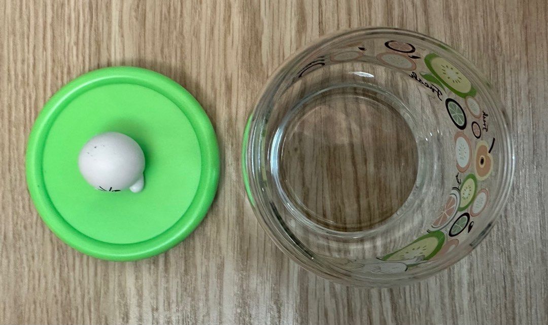 Line Friends -Moon X Pompompurin 玻璃儲物樽, 傢俬＆家居, 廚具和餐具, 食物整理及儲存 - Carousell