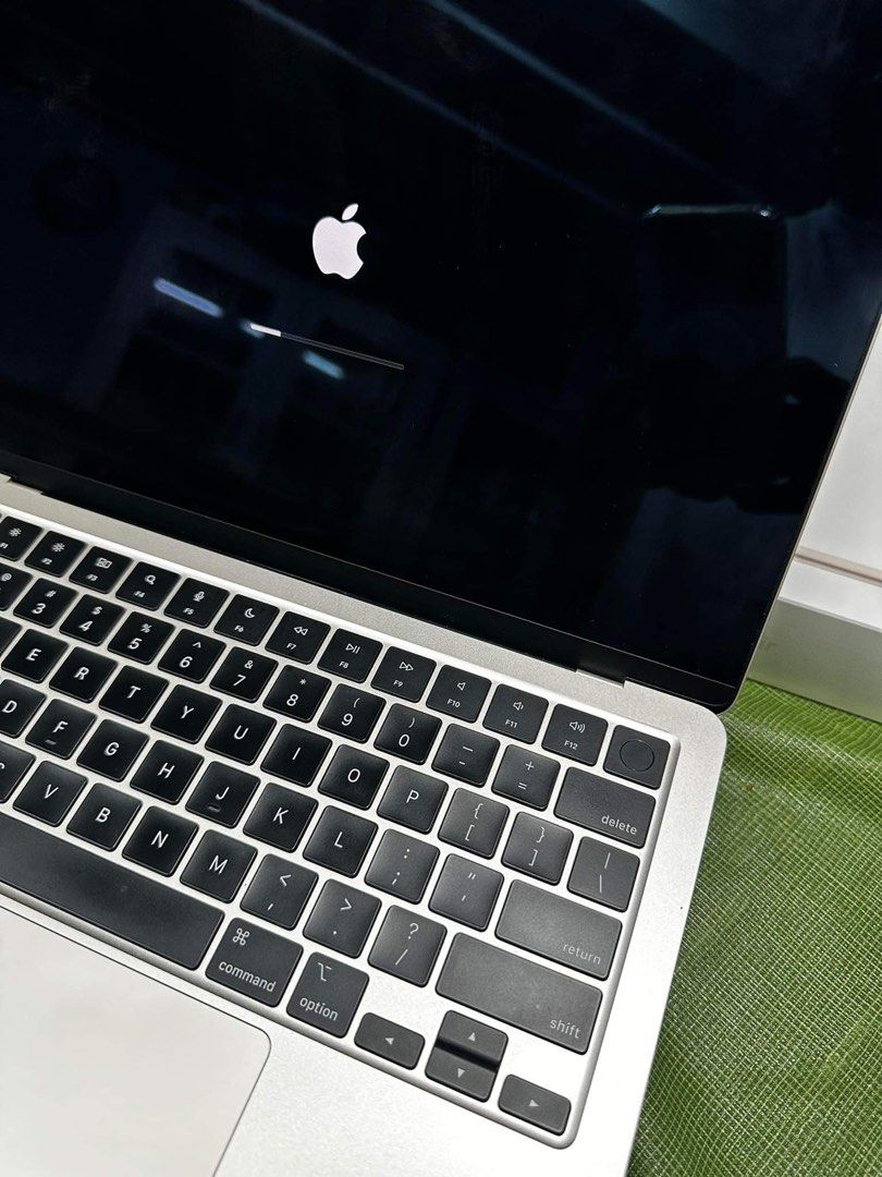 MacBook Air M2 Starlight, Computers & Tech, Laptops & Notebooks on ...