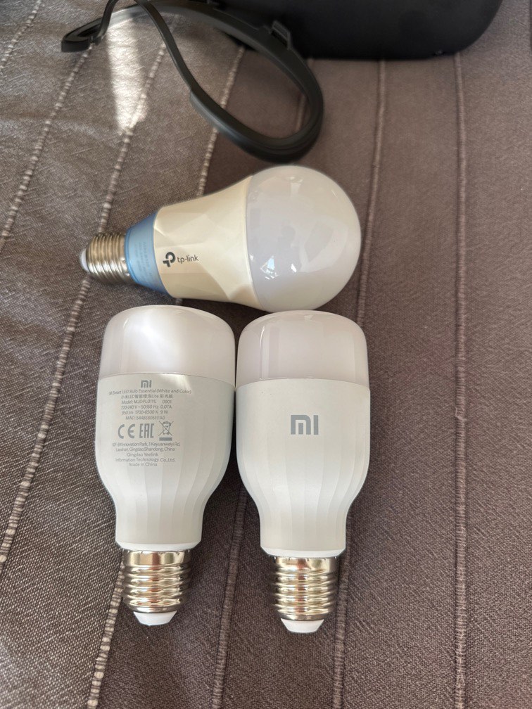 Mi LED Smart Bulb Essential (White and ) x2 and tp link smart light ...