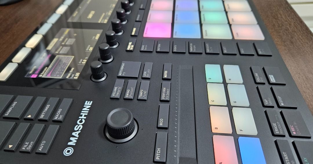 Native Instruments Maschine MK3 + Jam (Option), Hobbies & Toys, Music ...