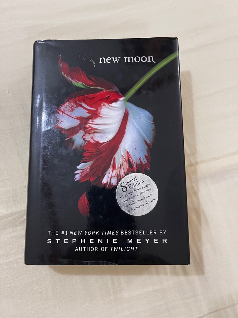 New Moon by Stephanie Meyer on Carousell
