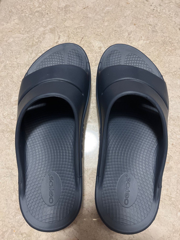 Oofos recovery slides, Men's Fashion, Footwear, Flipflops and Slides on ...