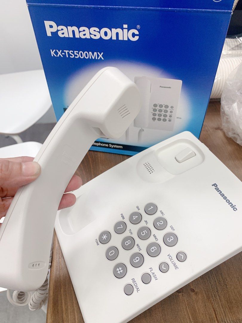 Panasonic KX-TS500近全新有線電話 共兩個, 電視及其他電器 , 其他家庭電器在旋轉拍賣