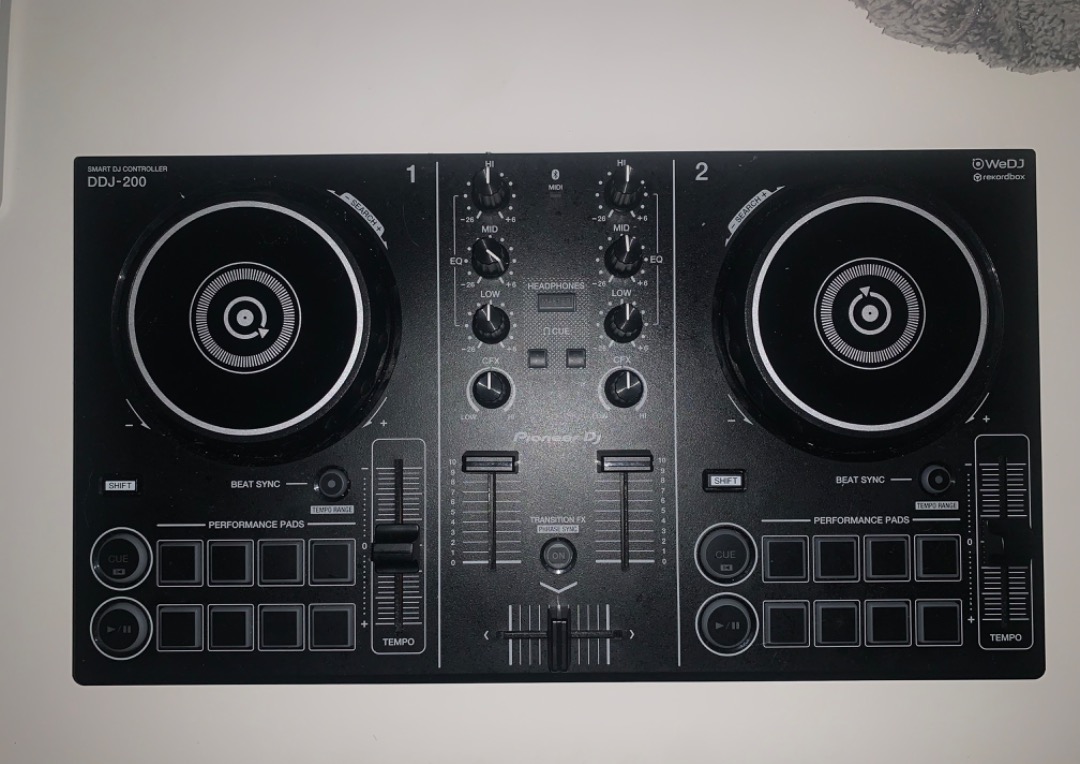 Pioneer DDJ-200 Smart DJ Controller, Audio, Portable Audio Accessories on Carousell