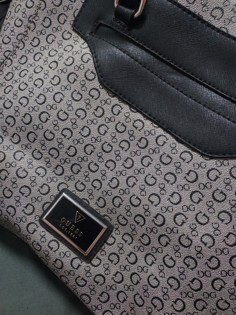 Preloved Guess PVC Tote Bag, Women's Fashion, Bags & Wallets, Tote Bags ...