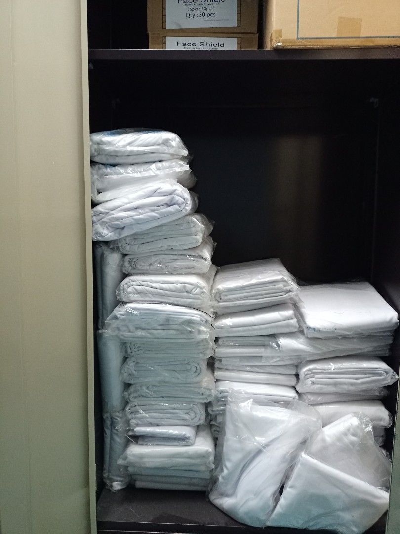 RM1/meter Kain Uniform Putih, Women's Fashion, Dresses & Sets, Sets or ...