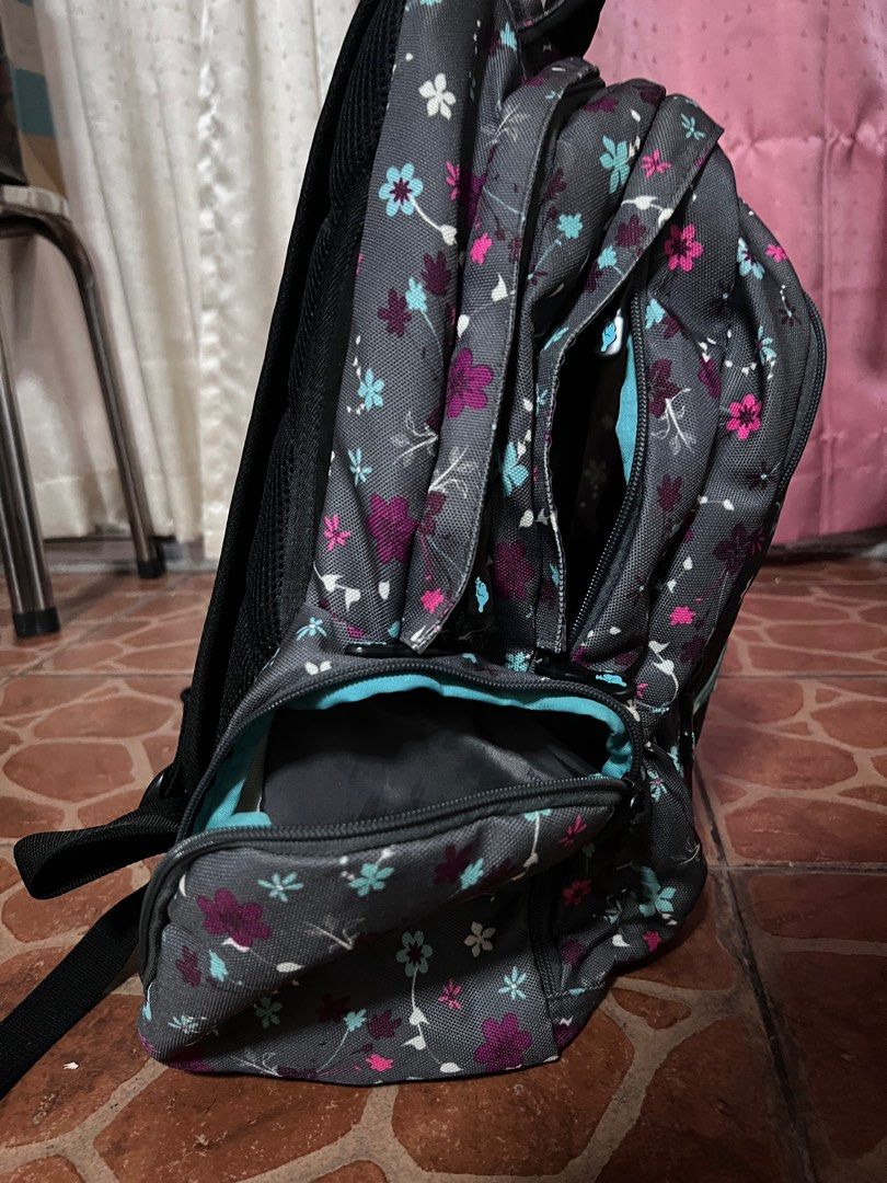 Roots canada backpack, Men's Fashion, Bags, Backpacks on Carousell