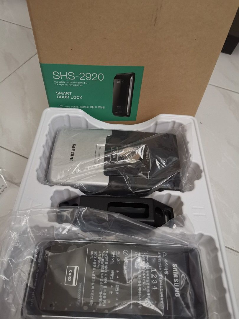 Samsung Digital Lock SHS-2920, Furniture & Home Living, Security ...