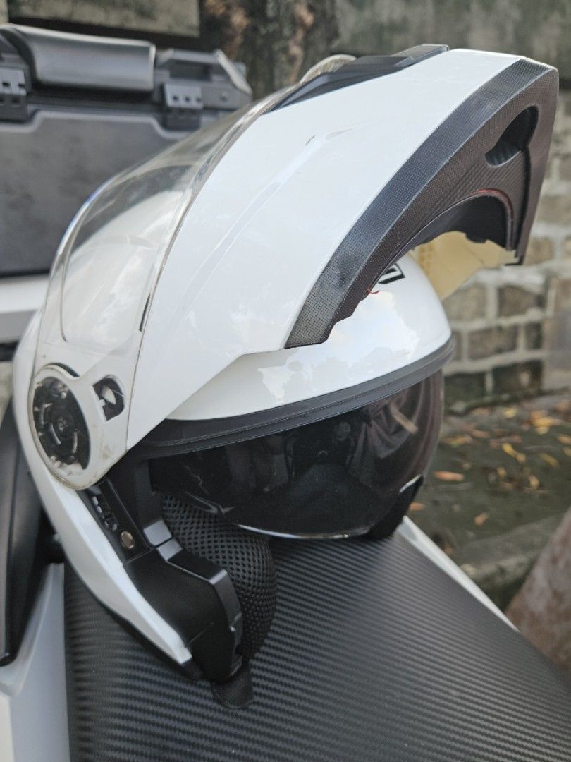 SEC White Modular Full Face Helmet with free extra Helmet on Carousell