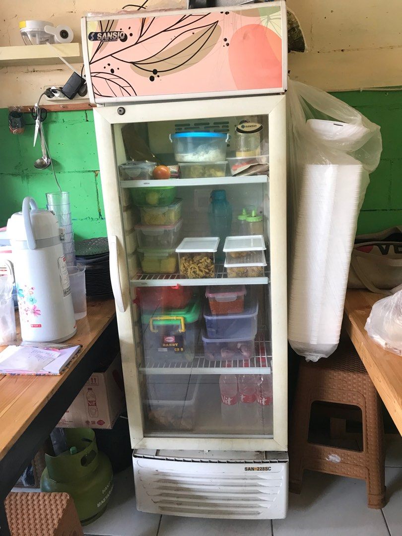 Showcase 4 rak ( sansio ), Kitchen & Appliances di Carousell