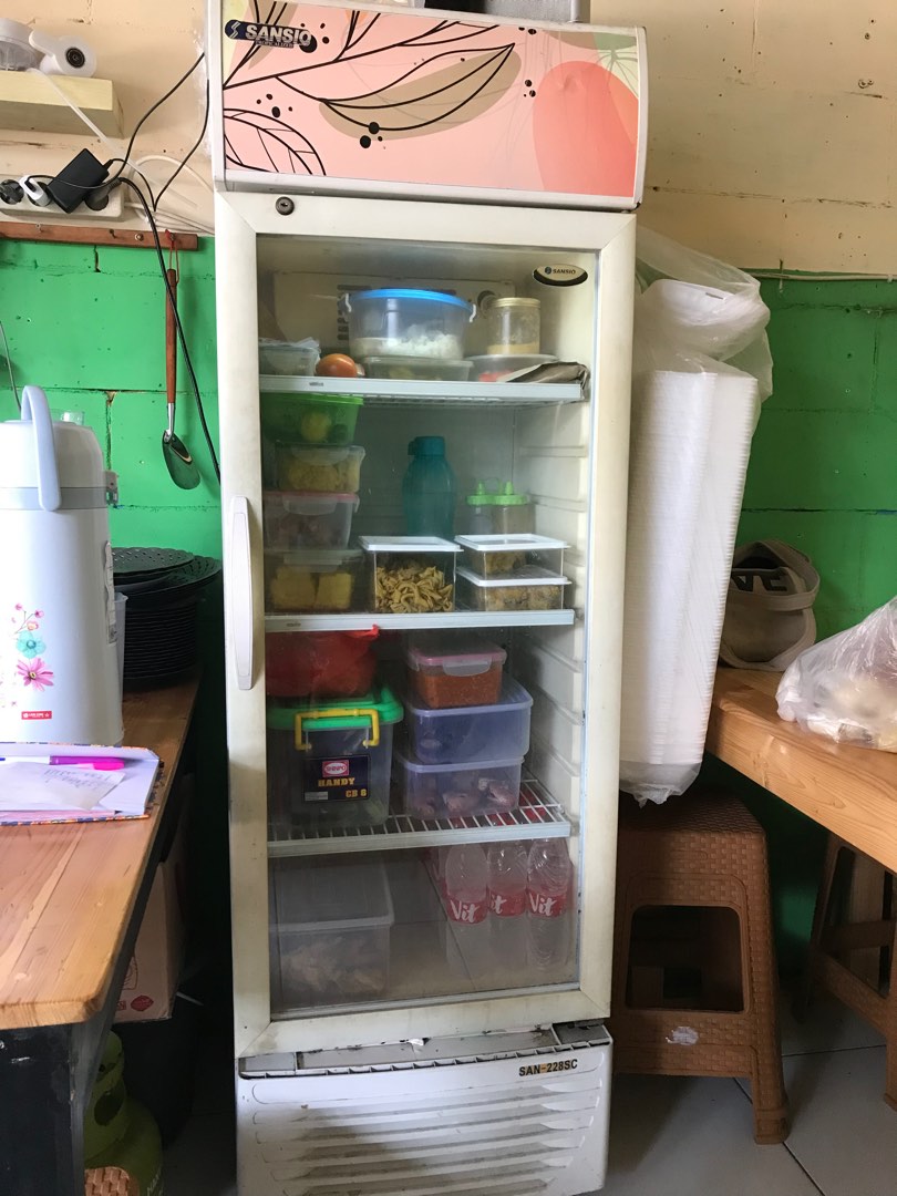 Showcase 4 rak ( sansio ), Kitchen & Appliances di Carousell