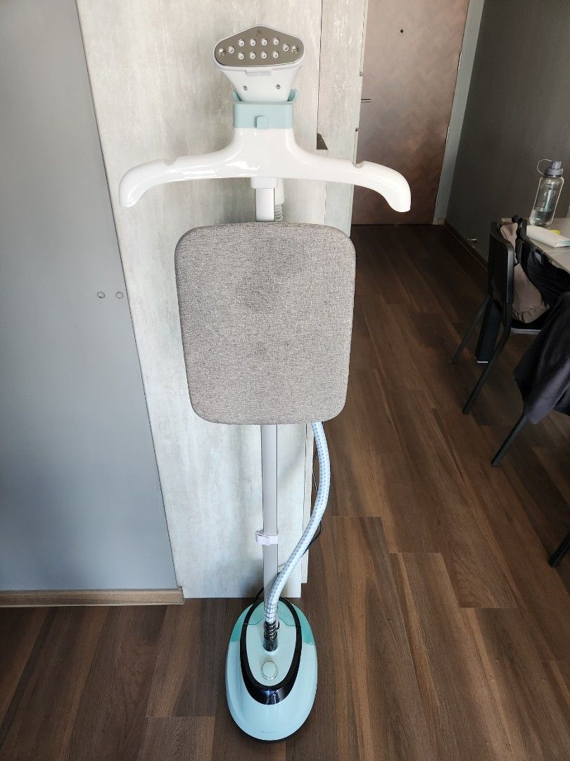 Simplus iron steamer, TV & Home Appliances, Irons & Steamers on Carousell