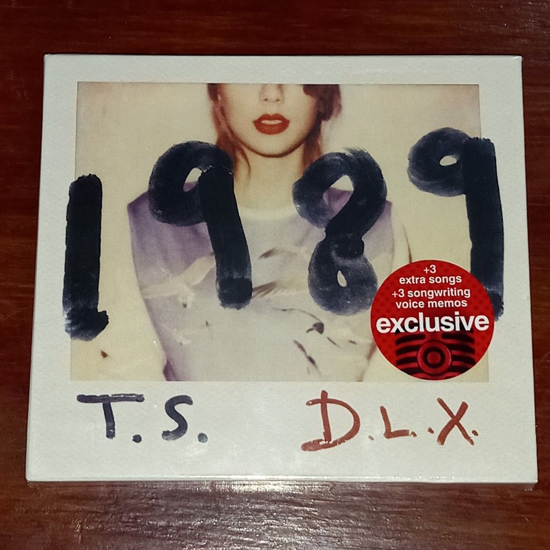 Taylor swift, Hobbies & Toys, Music & Media, CDs & DVDs on Carousell