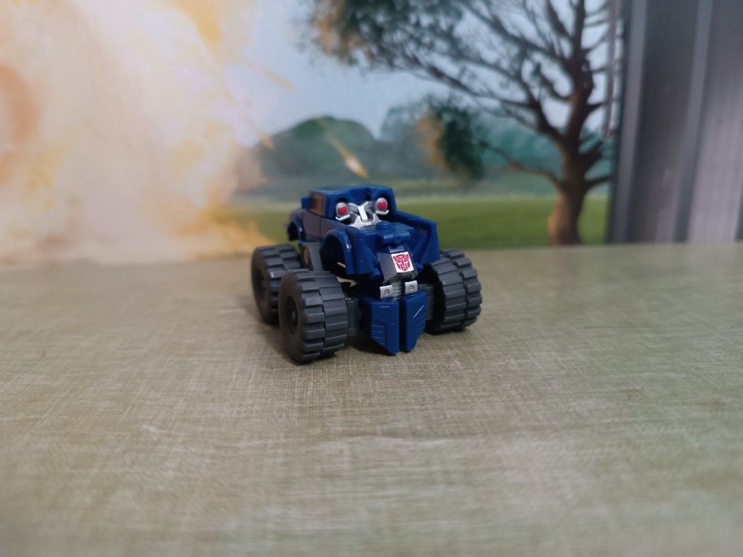 Transformers ROTF Legends Class Wheelie, Hobbies & Toys, Toys & Games ...