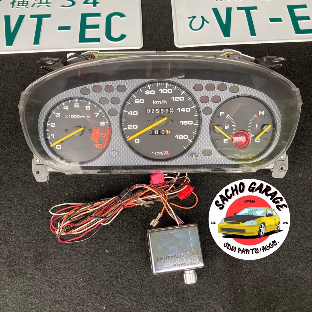 Type R gauge with pivot lamp/control on Carousell