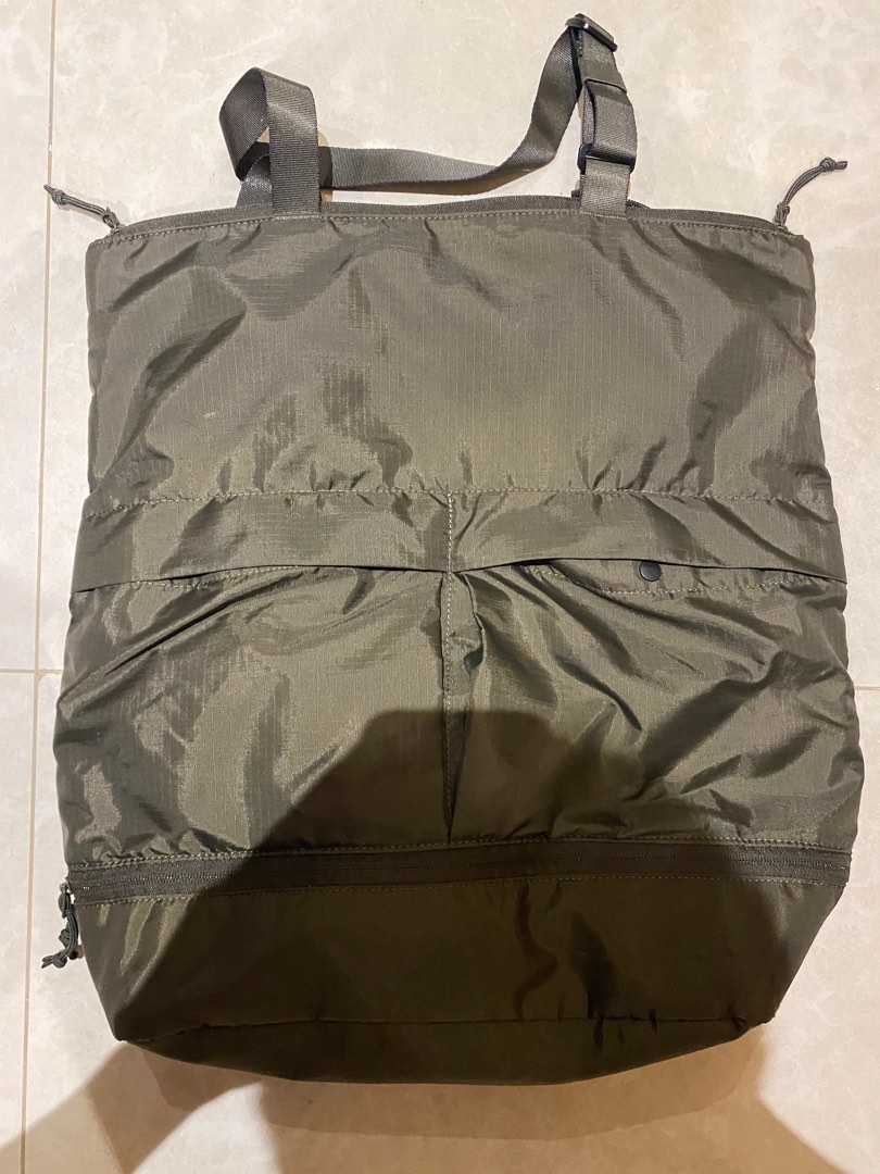 UNIQLO 2WAY UTILITY BAG, Men's Fashion, Bags, Backpacks on Carousell