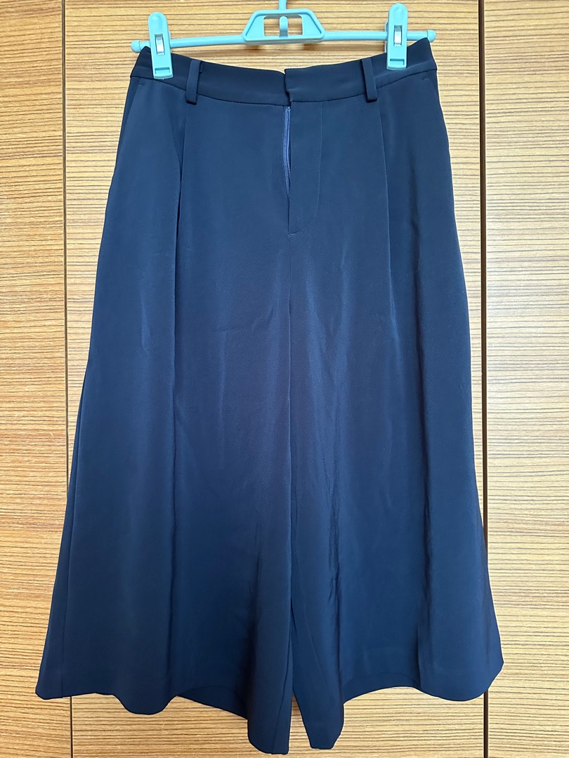 Uniqlo Navy Blue Culottes, Women's Fashion, Bottoms, Other Bottoms on ...