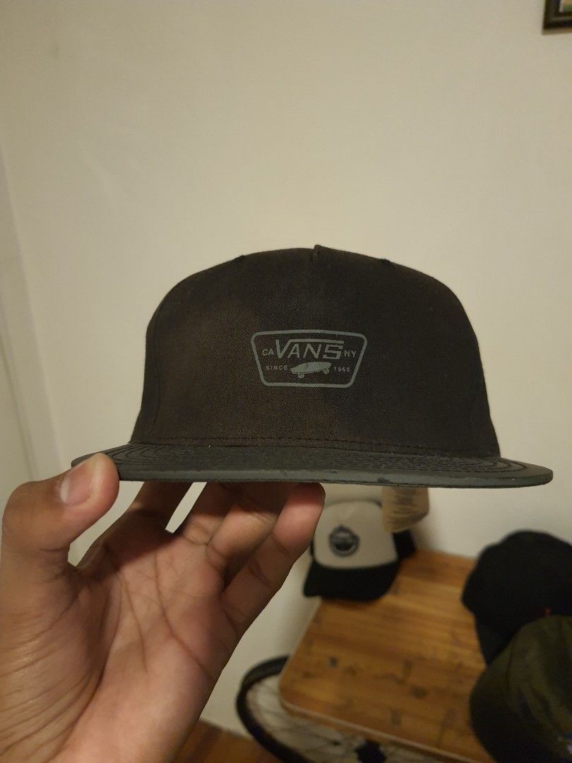 VANS CAP on Carousell