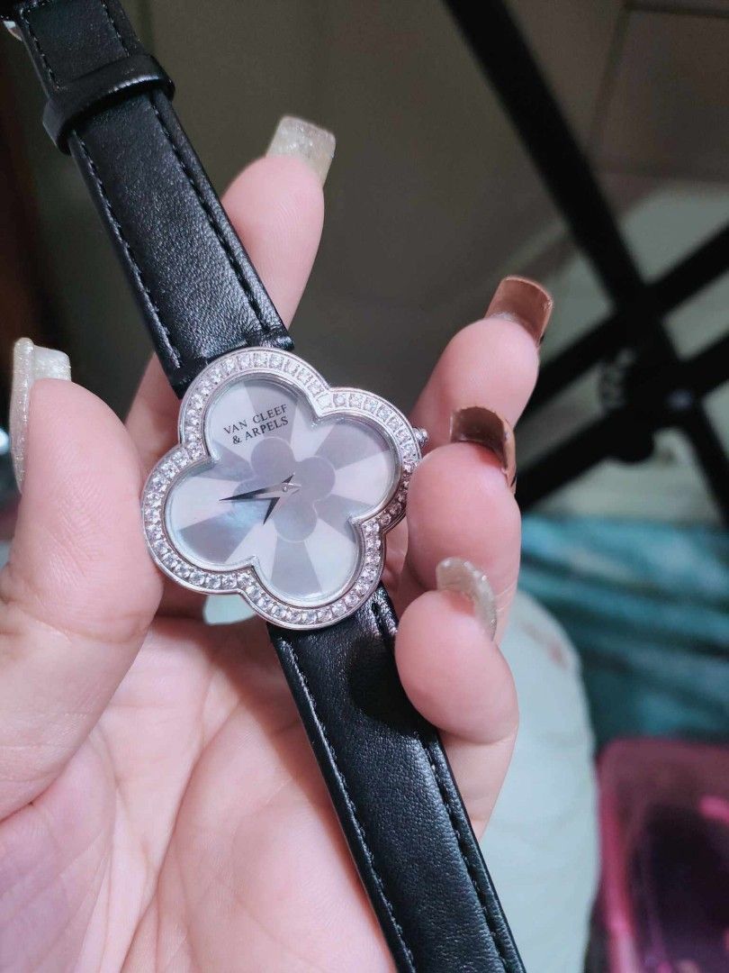VCA watch Japan movement on Carousell