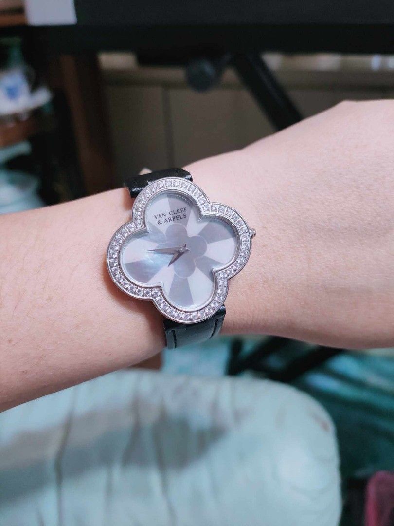 VCA watch Japan movement on Carousell