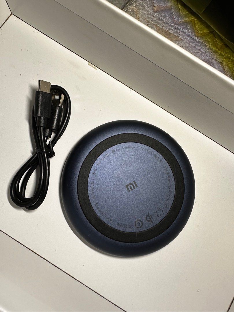 Xiaomi qi wireless charger, Mobile Phones & Gadgets, Mobile & Gadget Accessories, Chargers ...