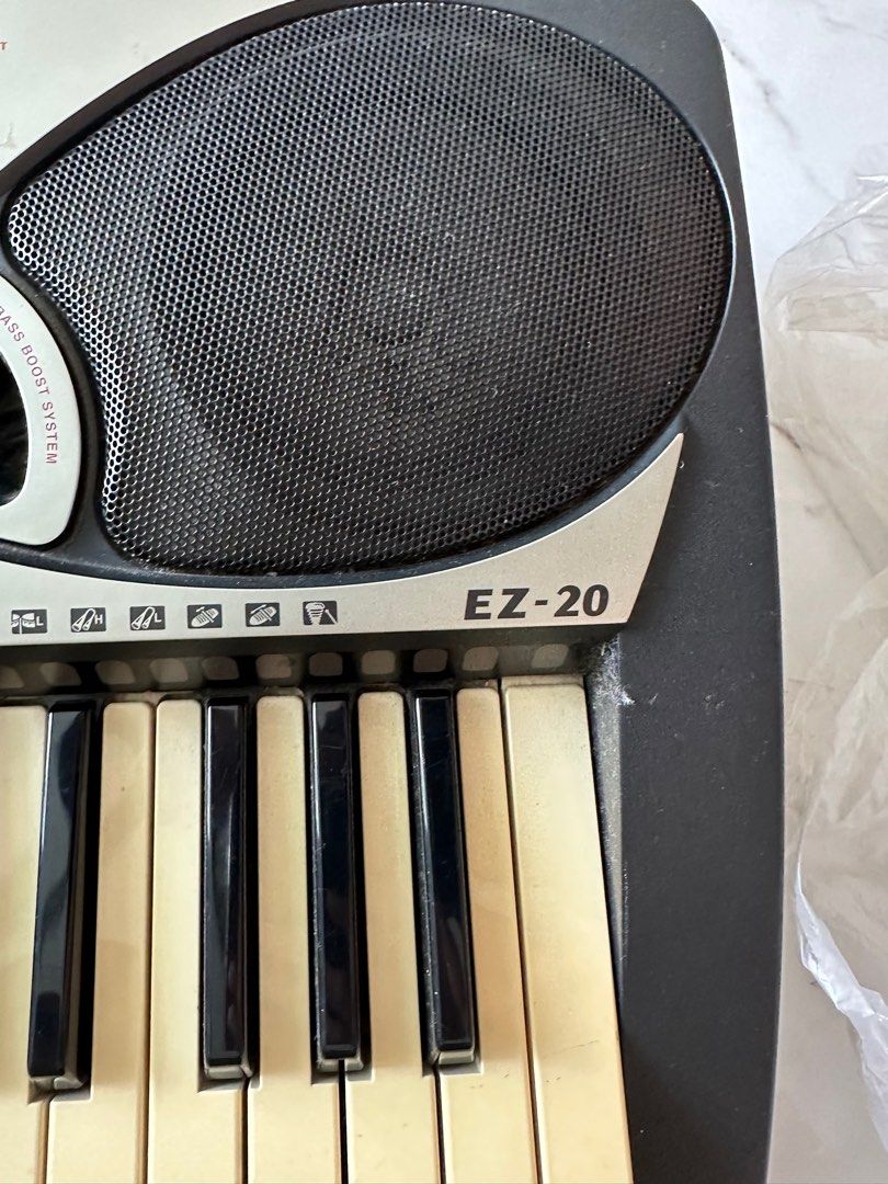 Yamaha EZ-20 Electric Keyboard, Hobbies & Toys, Music & Media, Musical ...