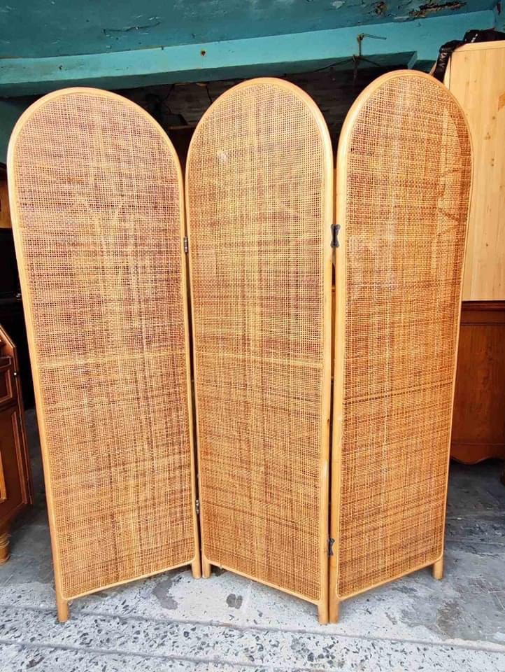 3 fold partition H53.8 L46 inches on Carousell