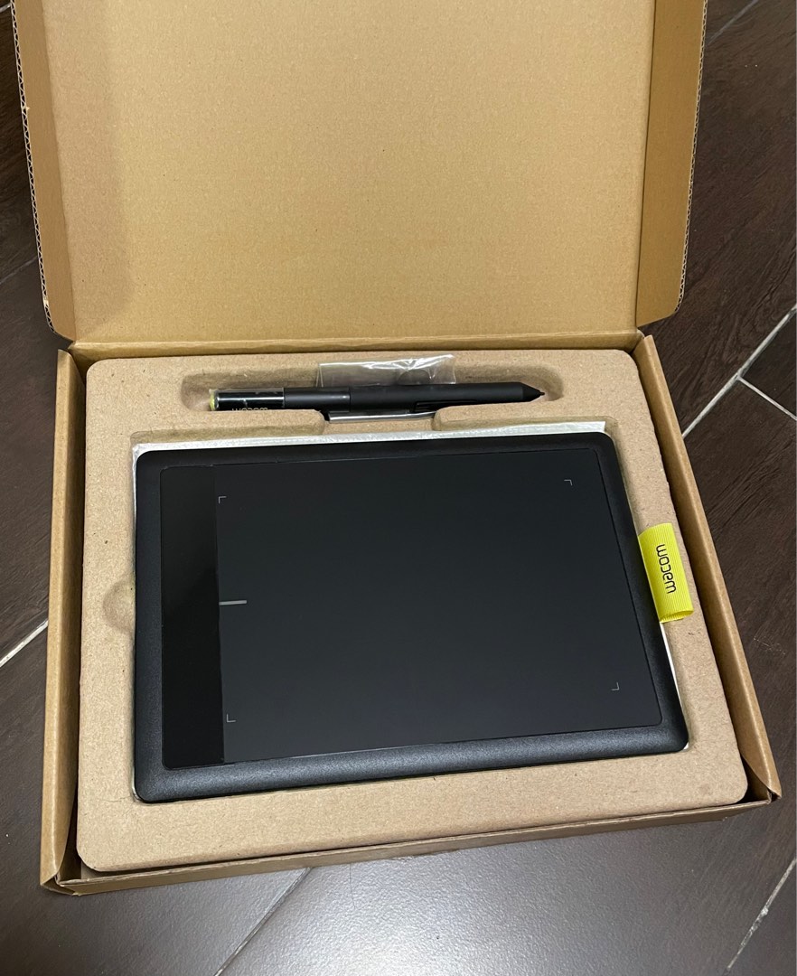 性價比高 繪圖板 Wacom Touchpad 動畫版, 電腦＆科技, 電腦周邊及配件, 其他 - Carousell