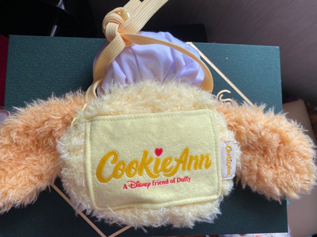 全新 cookie Ann 餅餅 可琦安 斜咩袋 斜背包 咭套 hkdl, 興趣及遊戲, 玩具 & 遊戲類 - Carousell