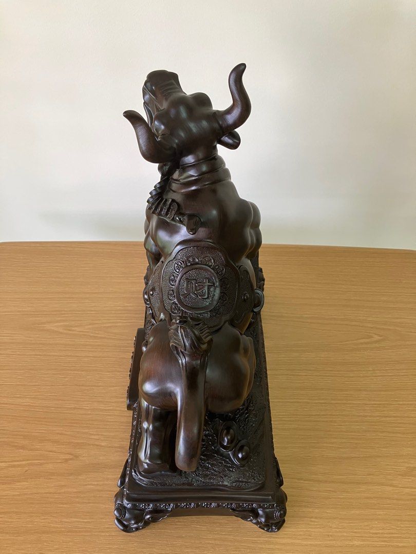 Auspicious Fortune Ox Statue, Hobbies & Toys, Memorabilia ...