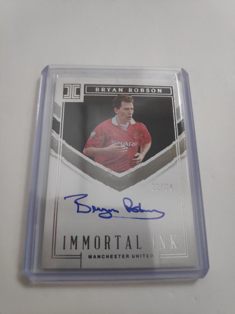 Bryan Robson Authentic Soccer Card Autograph Manchester United Legend ...