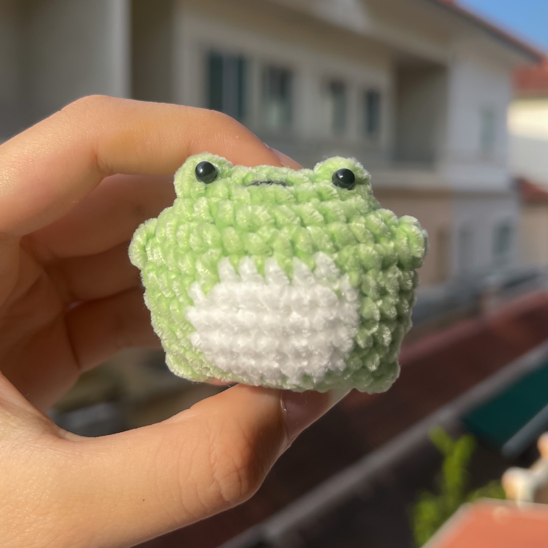 Crochet Mini Frog, Hobbies & Toys, Stationery & Craft, Handmade Craft ...