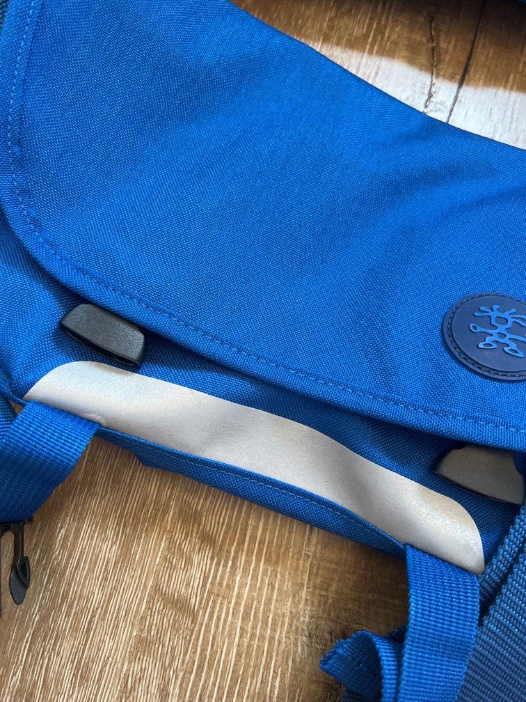 Crumpler The Comfort Zone Small Sling Bag, Men's Fashion, Bags, Sling ...