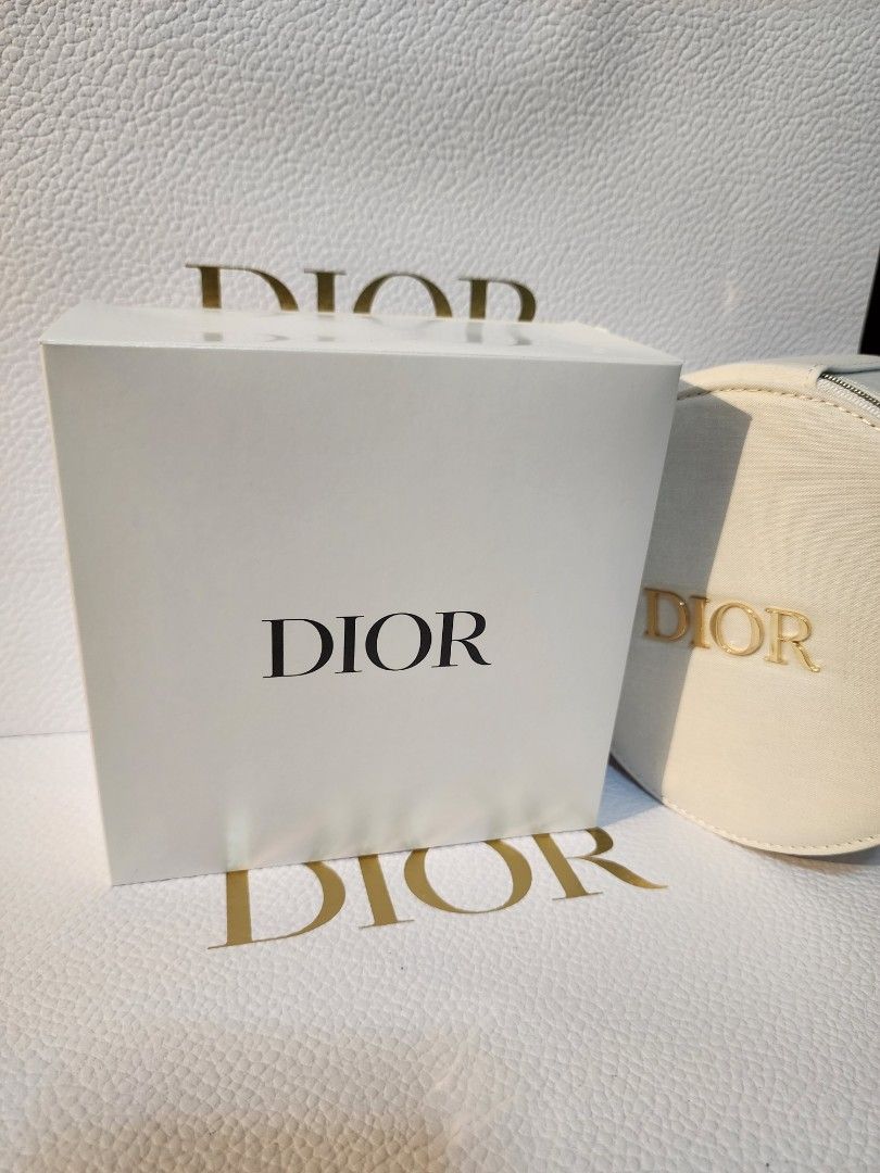 Dior round vanity pouch, Women's Fashion, Jewelry & Organisers ...