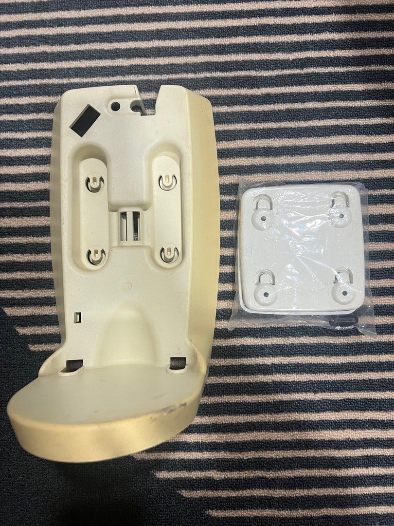 ESpring water filter bracket, Furniture & Home Living, Bathroom ...