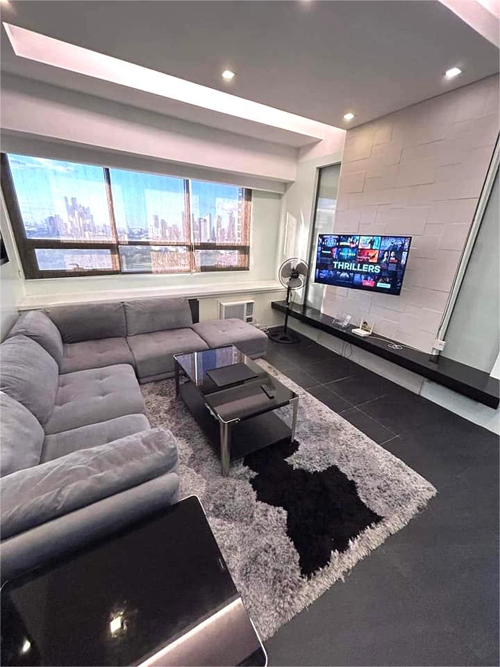 FOR SALE: Icon Residences, BGC, 1BR, Fully Furnished, w/ City and Golf ...